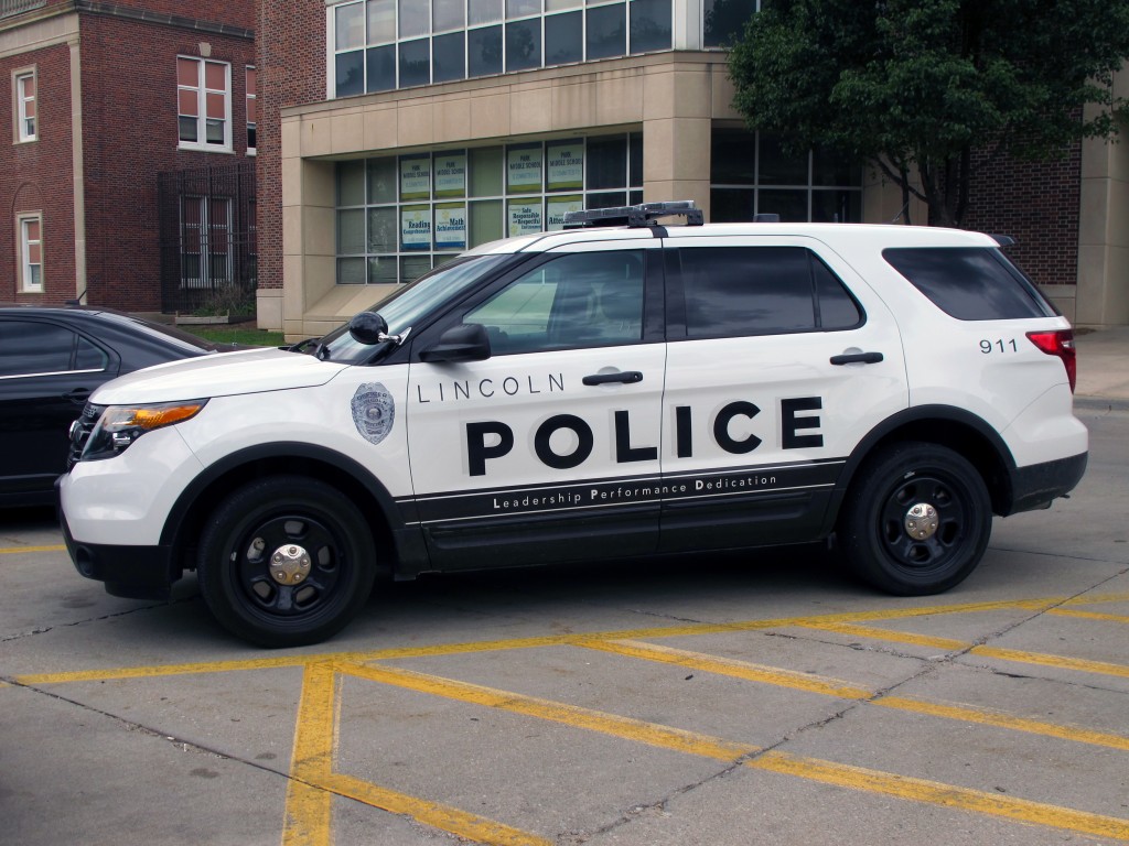 lincoln police patrol car - Steroidal.com